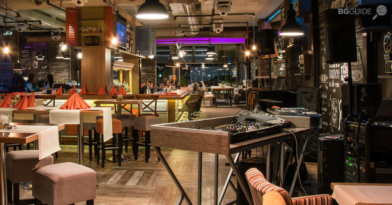 AJ Bar&dinner - BG Guide